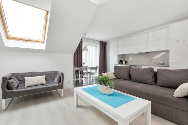 Miła 7 | Spacious Apartment | 2 Bedrooms | Parking - Leba