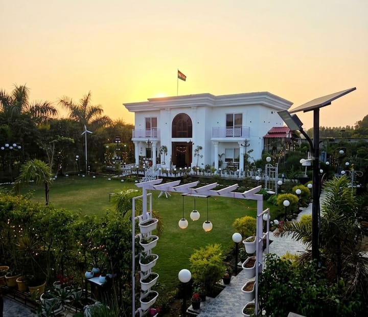 Raskunj By Vistaflo | 5bhk Luxury Farmstay - Faridabad