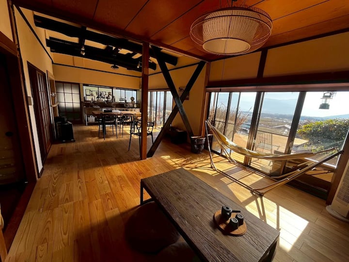 南アルプスと中央アルプスに抱かれた伊那市西箕輪の静かな純和風古民家
都会から離れ、安らぎを取り戻す - Ina