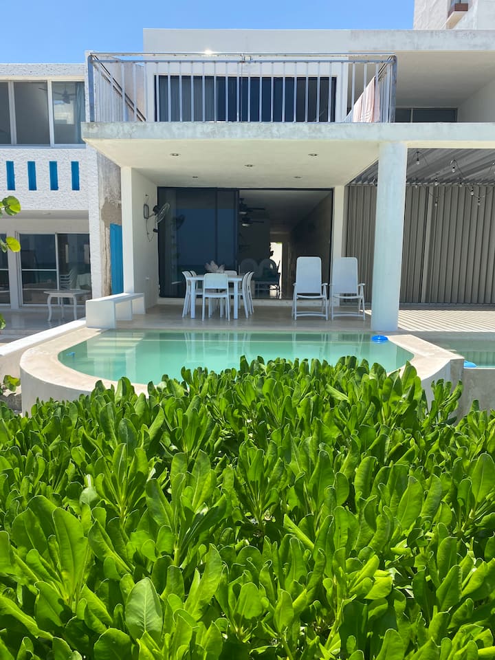 Beach Front House With Pool In Chicxulub Puerto - Yucatán