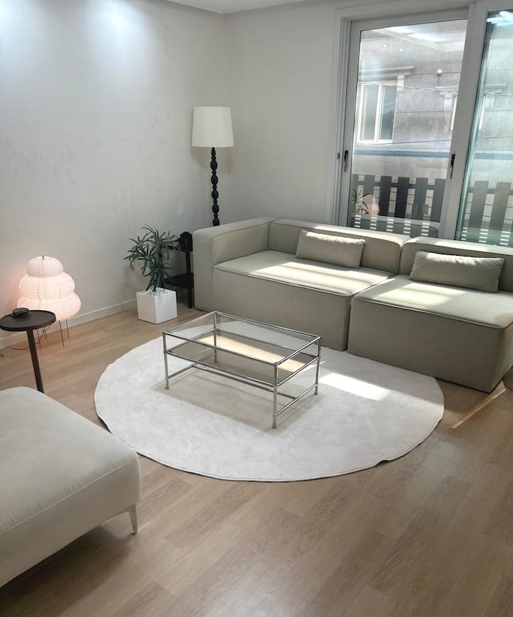 오픈 특가! / 뒷마당 바베큐가 가능한 4층 건물 복층 스테이 / 방 3 + 화 2 - South Korea