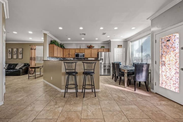 3br W/ King Bed + Pet Friendly In Avondale - Avondale, AZ