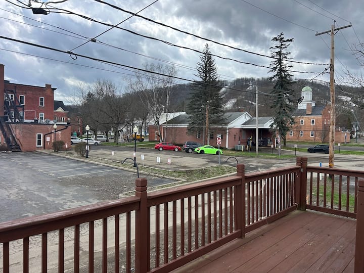 2br Village Apt W/ Parking - Walk To Everything - Ellicottville, NY