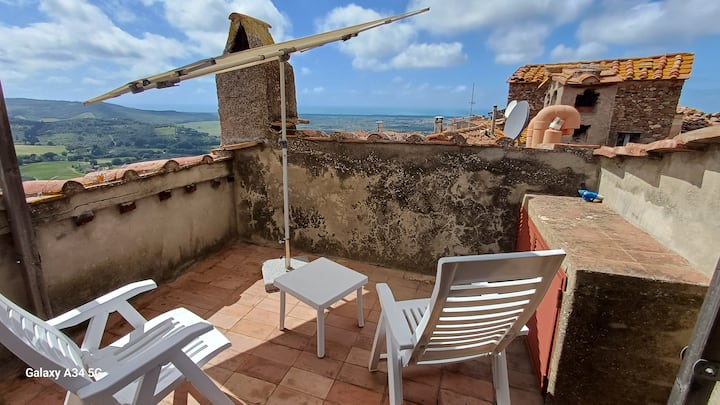 In Historischen Mauern Mit Rundblick Und Meersicht - Castagneto Carducci