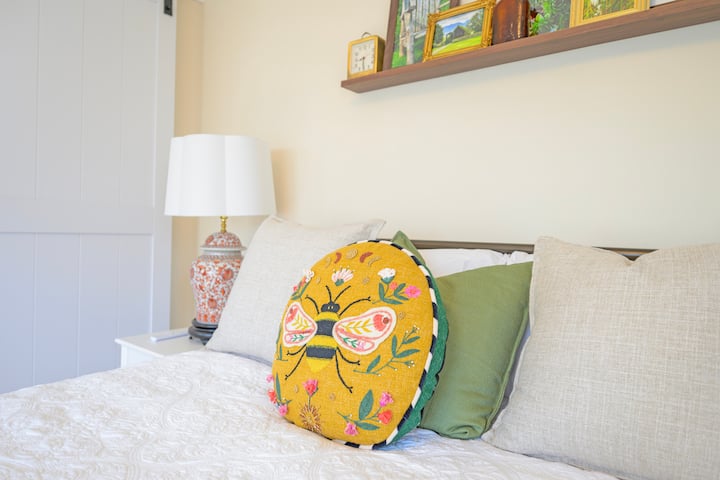 Grandma’s Meadowlark Cottage - Lewisville, NC