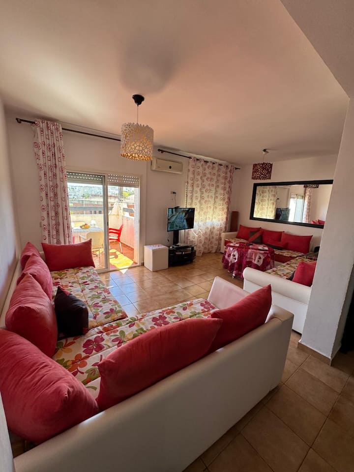 Appartement Idéal, Piscine Et Vue Sur La Mer - Fnideq