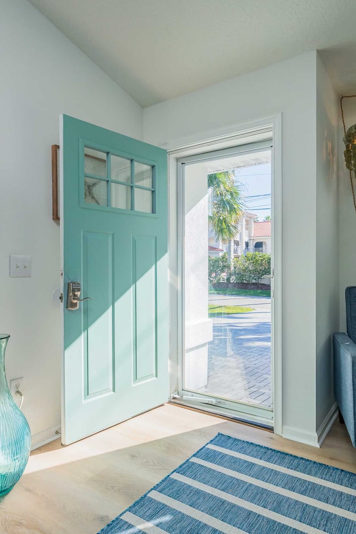 New Super Host Home! Bikes, Jacuzzi, & Ev Friendly - St. Augustine Beach, FL