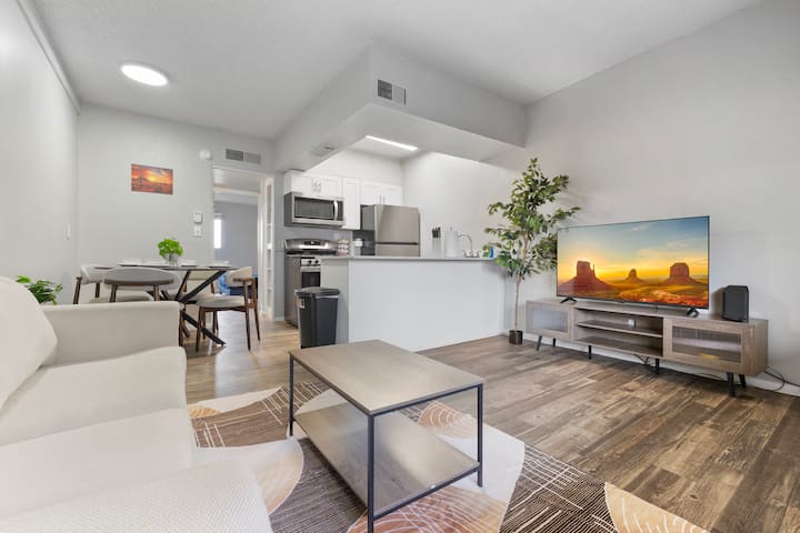 Modern Comfort In Mesa | Stylish 1-bedroom Stay - Mesa, AZ