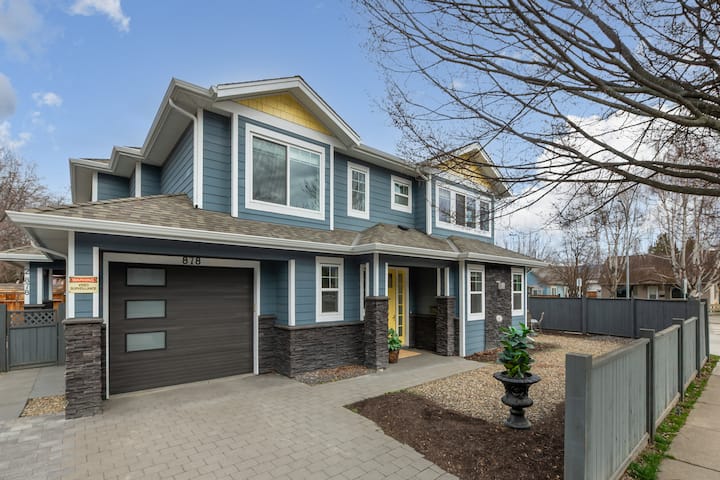 The Downtown Hideaway - Kelowna