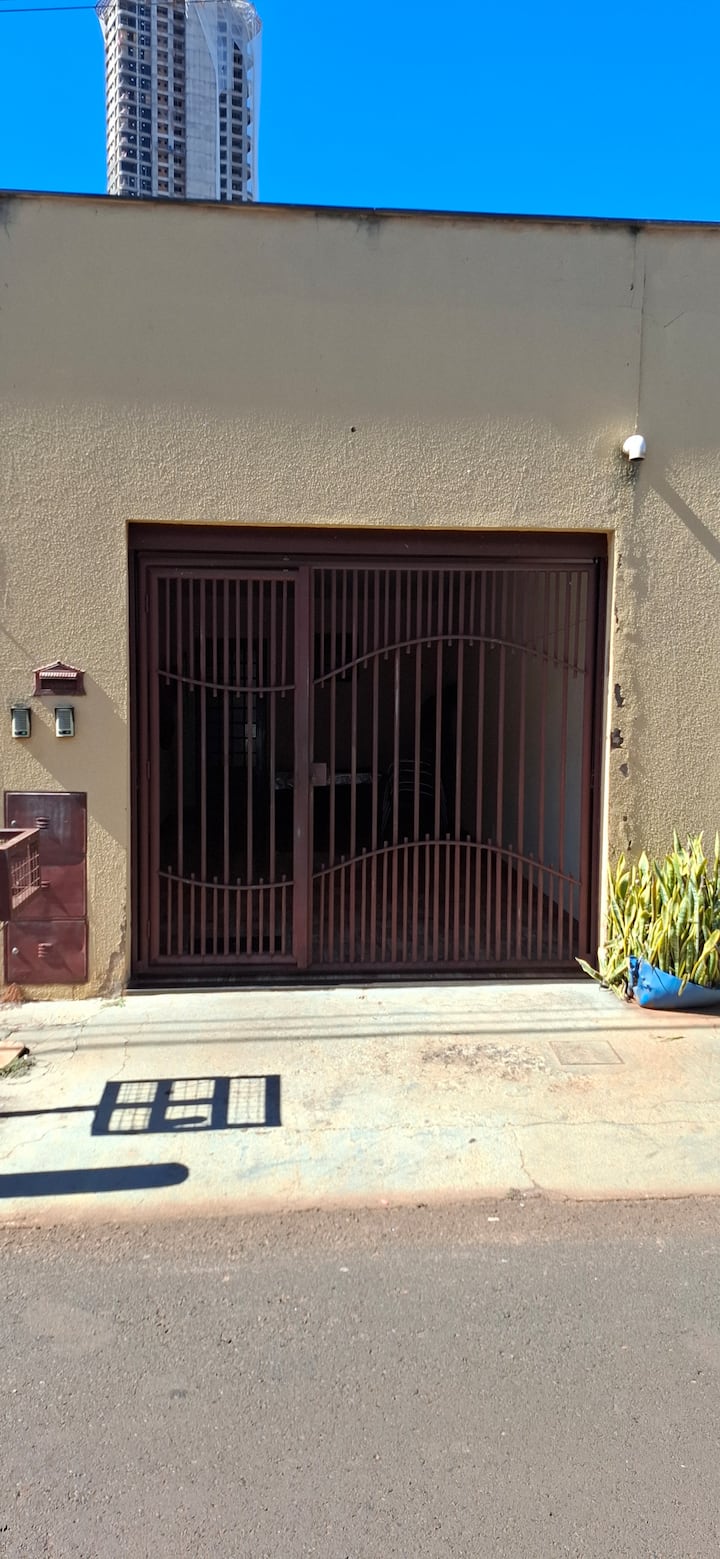 Casa Com 2 Quartos E Garagem Próxima à Havan - Rio Verde