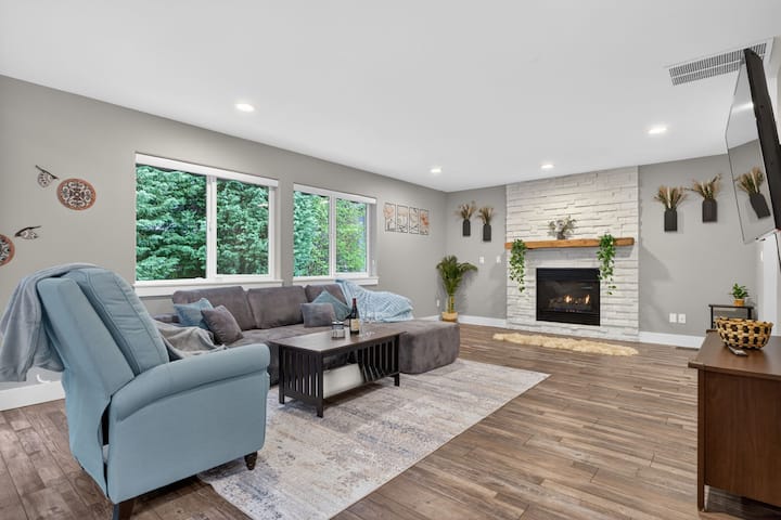 Hillsboro Hideaway | Near Golf | 2 Living Spaces - Hillsboro, OR