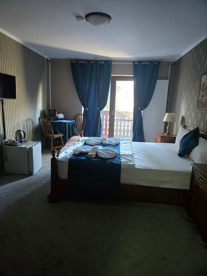 Vila îNtreaga Sau Camera? - Predeal