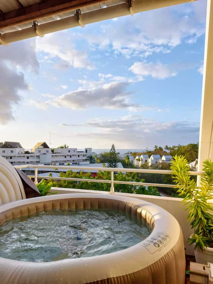 Grand Duplex Vue Mer + Jacuzzi à 7 Min De La Plage - Saint-Gilles, Réunion