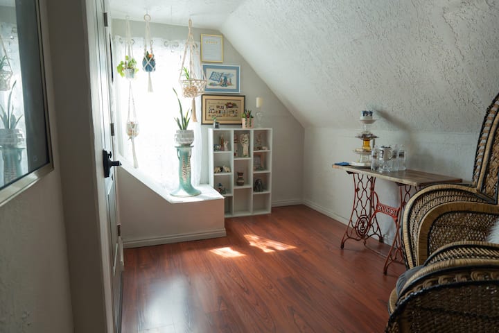 A Cozy, Eclectic Retreat In The Wasatch Mountains. - Ogden, UT