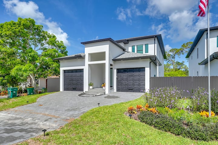 3 Mi To Naples Beach: Chic Group Getaway W/ Pools! - ネープルズ, FL