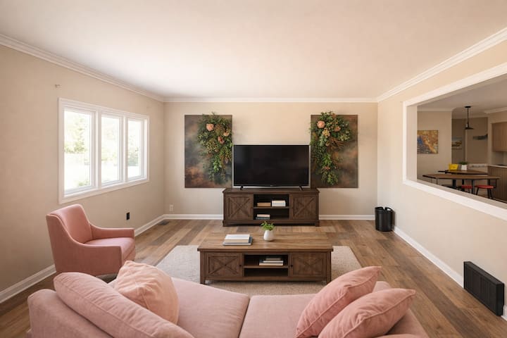 Stylish 3br Home Near Hub Trail & Amenities - Sault Ste. Marie