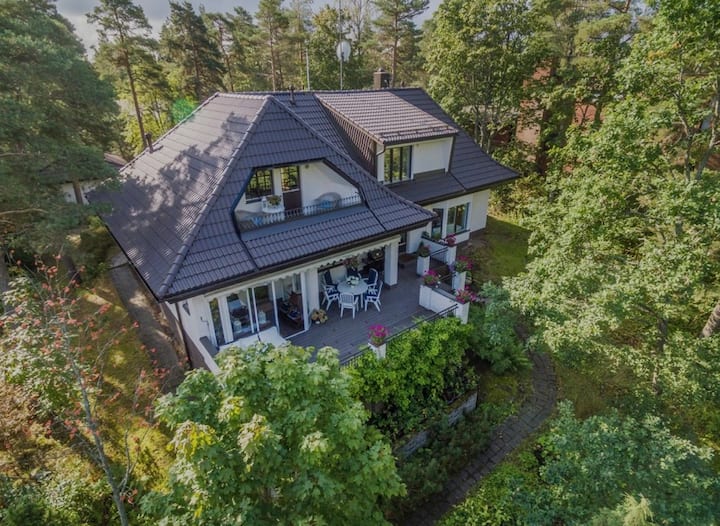 Tunnelmallinen Talo Ja Puutarha, Sauna Ja Poreamme - Espoo