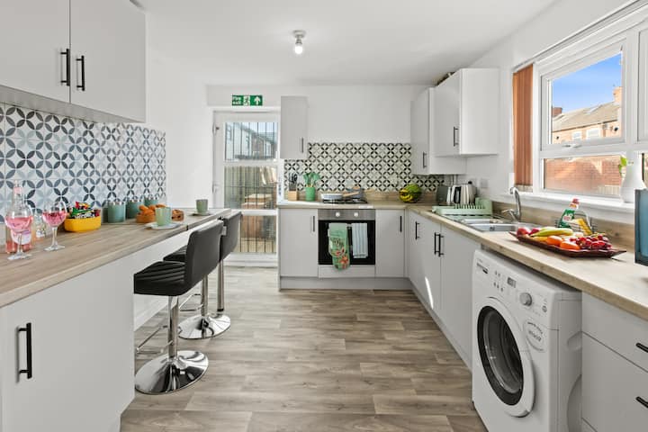 M14 Platt View| 9 Beds| Contractors/group| Parking - Mánchester