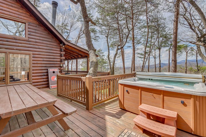 Spacious Log Cabin W/ Stunning Views In Blue Ridge - Blue Ridge, GA