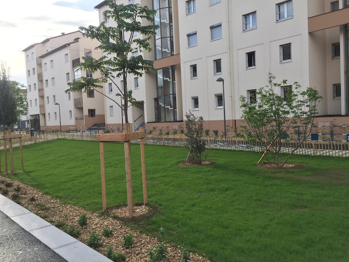 Proche, Centre, Commercial, Studio, 35 M² - Brignais