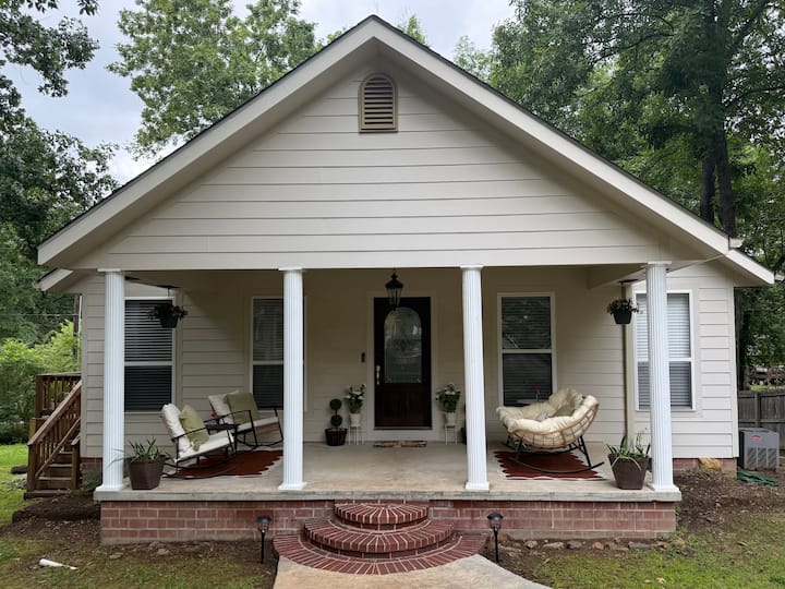 Charming Cottage By Greers Ferry Lake - Heber Springs, AR