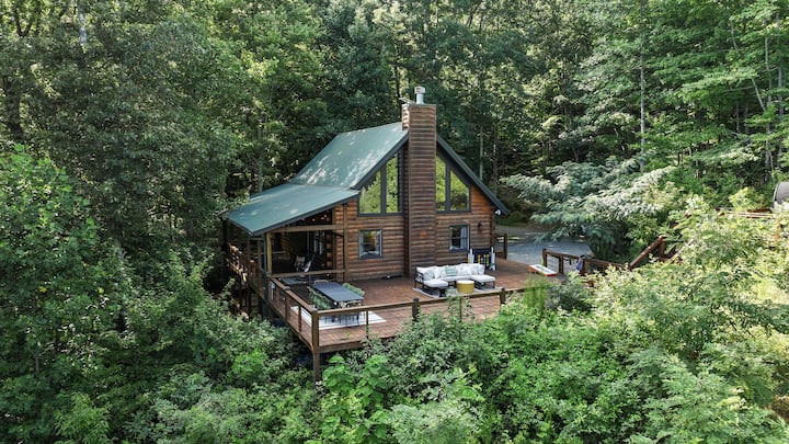 Sleeps 11 - Sauna - Hot Tub - Game Room - Fire Pit - Blue Ridge, GA