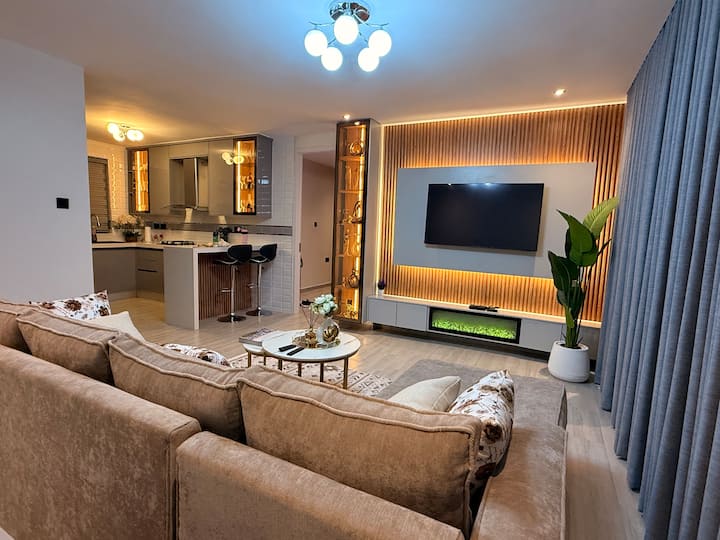 Luxury Executive 1 Bed Apartment | Designer Living - Zimbabwe
