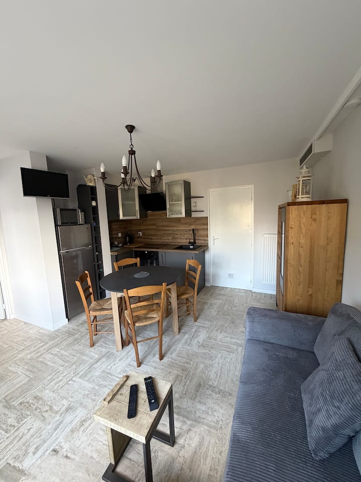 T2 - 100 M Du Palais Des Festivités - Évian-les-Bains