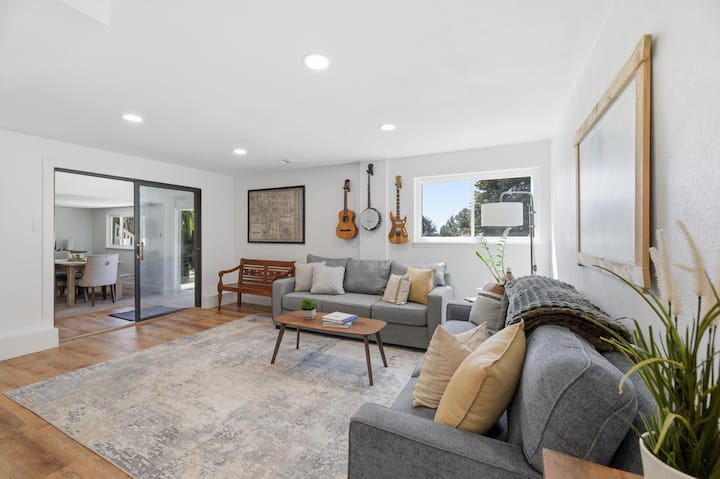 Near Red Rocks | Patio, Yard & Foothill Views - Lakewood, CO