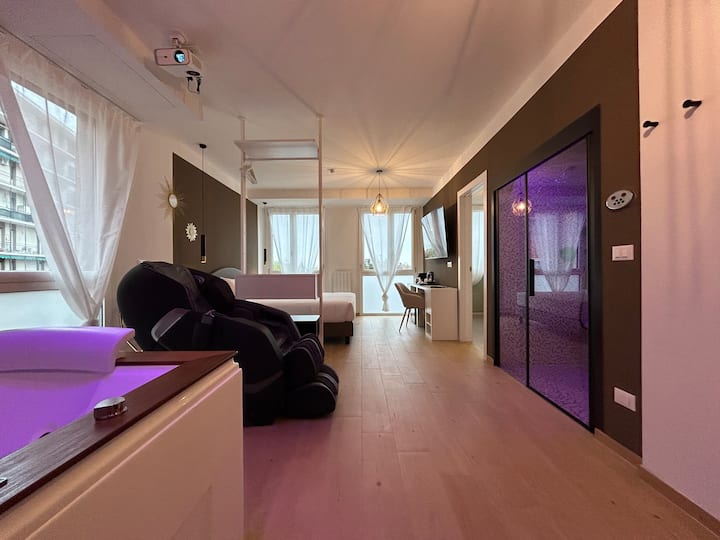 2051 Prestige Suite With Private Spa&massage Chair - Bologna