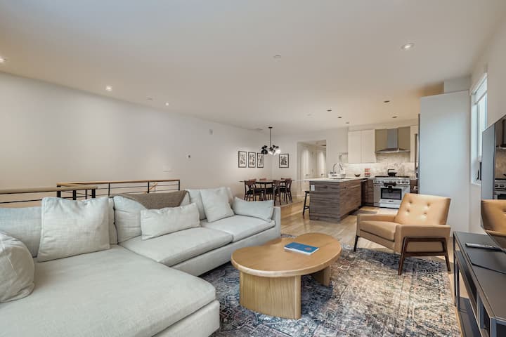 Luxury Flatirons View Retreat W/ Rooftop Deck - Boulder, CO