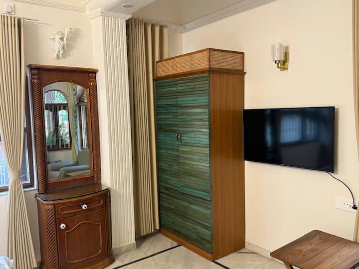 Gulmohar@artrest Ahmedabad - Ahmedabad