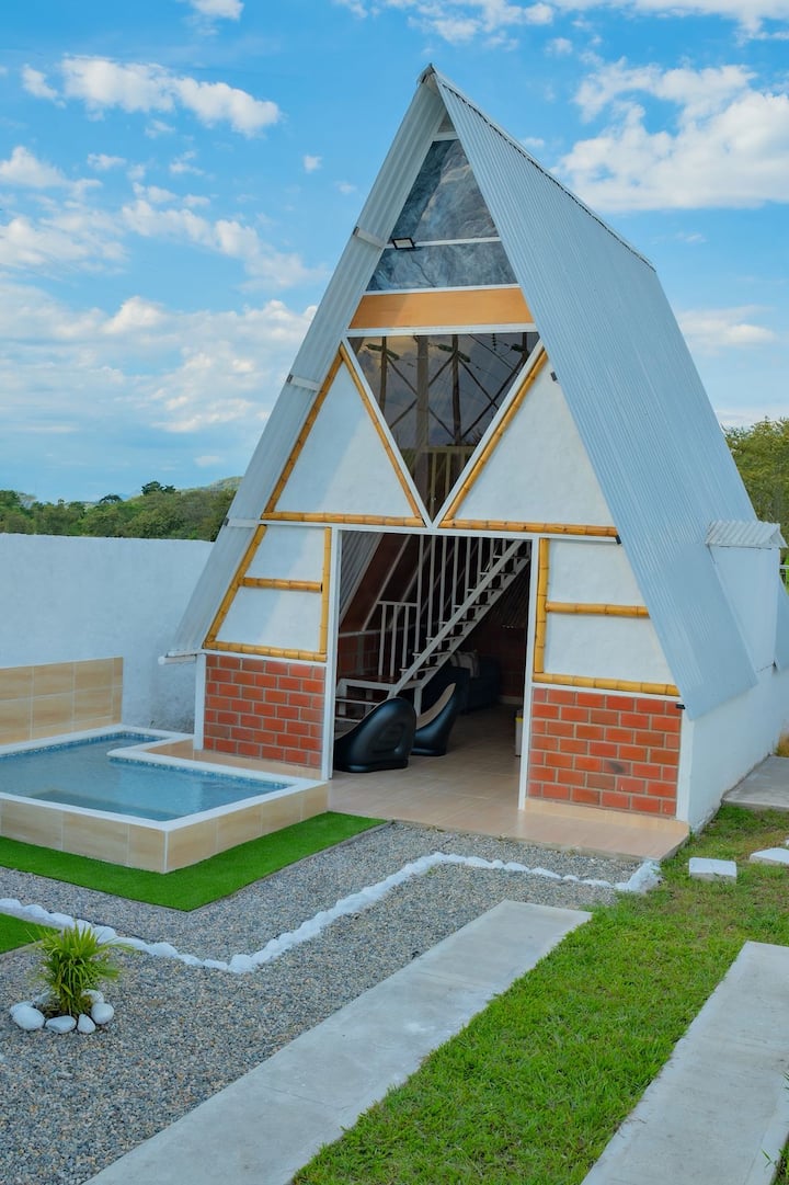 Hermosa
 Cabaña Para Parejas En La Jagua Huila - Garzón