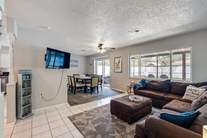 Palm Harbor Pool Home Near Beaches And Golf - Palm Harbor, FL