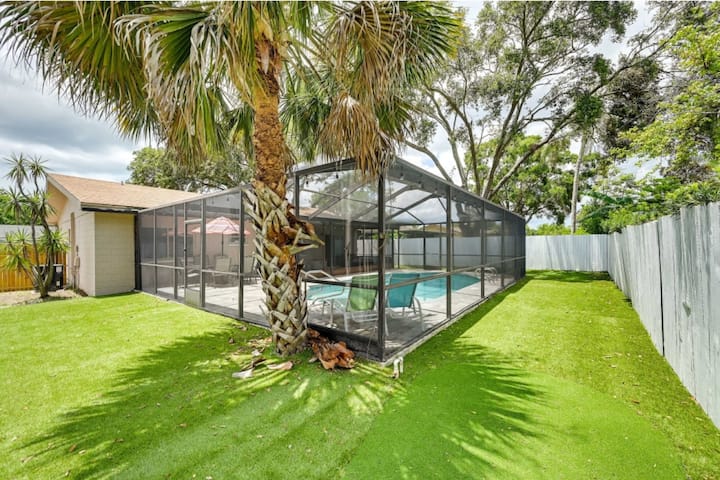 Palm Harbor Pool Home Near Beaches And Golf - Dunedin, FL