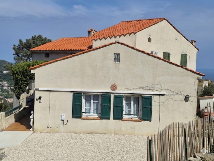 Villa Saint Jacques Sur Les Hauteurs De Bastia - Bastia