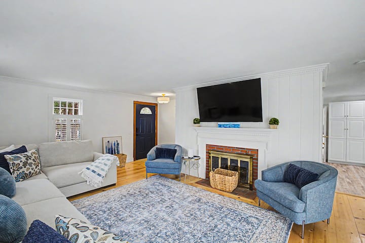 Renovated Home W/ Saltwater Pool! Near Sandy Neck - Sandwich, MA