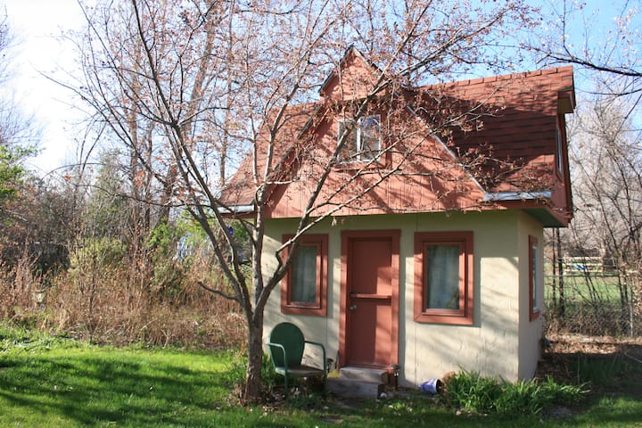 The Hobbit Home - Lakewood, CO