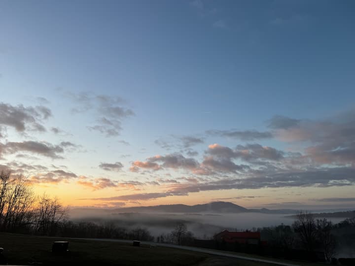 Sunshine Farm Getaway - Blacksburg