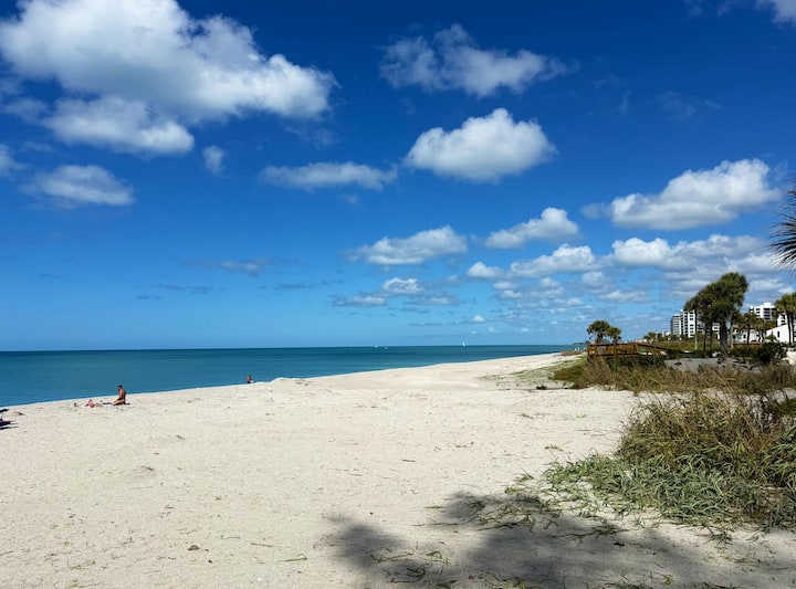 Venice Villas 1br – Beach & Pool Escape - Venice, FL