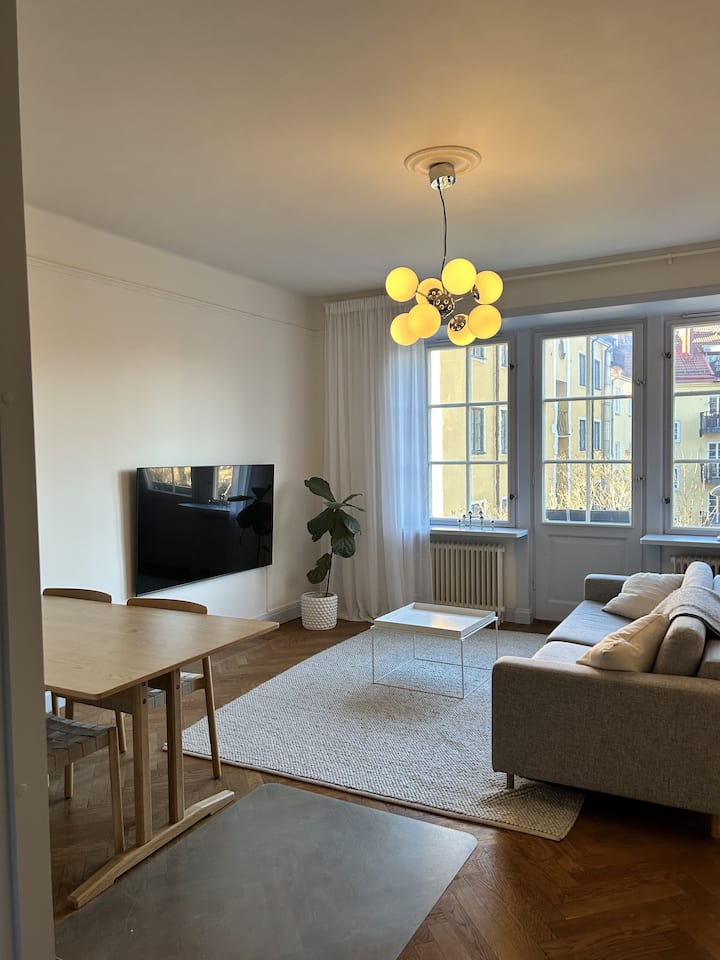 Familjevänlig Sekelskiftslägenhet I Alvik - Stockholm