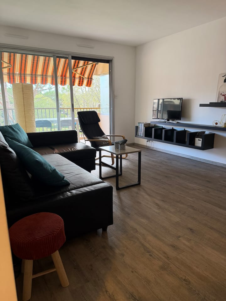 Magnifique 2 Chambres Parking Et Piscine - Mandelieu-La Napoule