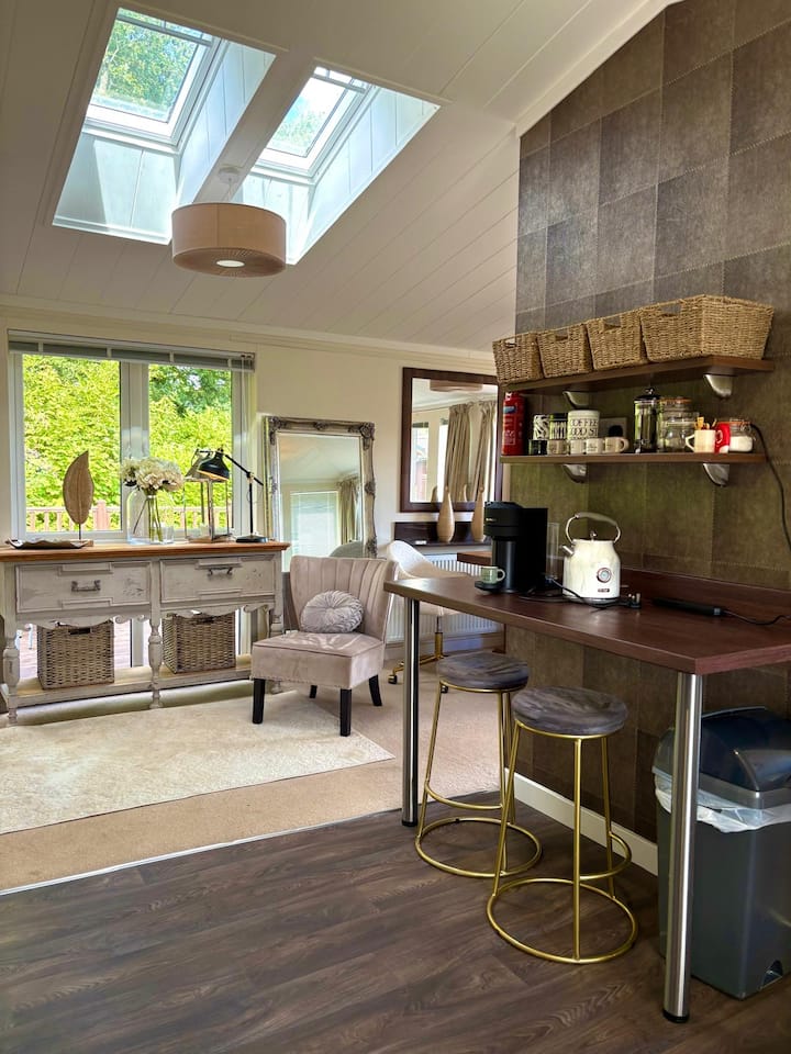 Luxury Lodge With Pool In The Surrey Hills - Shere