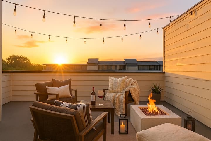Modern Escape With Private Rooftop & City Views - Dallas, TX