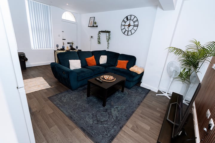 3br Apartment In Birmingham Central|parking - Birmingham
