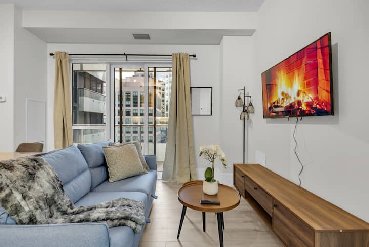 Stylish 1br Retreat, Sleeps 4 - Downtown Core - Toronto, ON