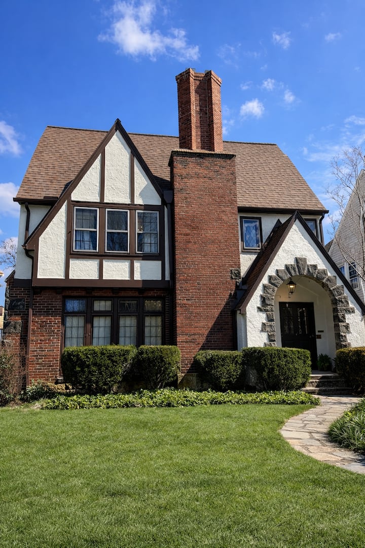 Latimore Manor - Tudor House In Shaker Heights - Shaker Heights, OH