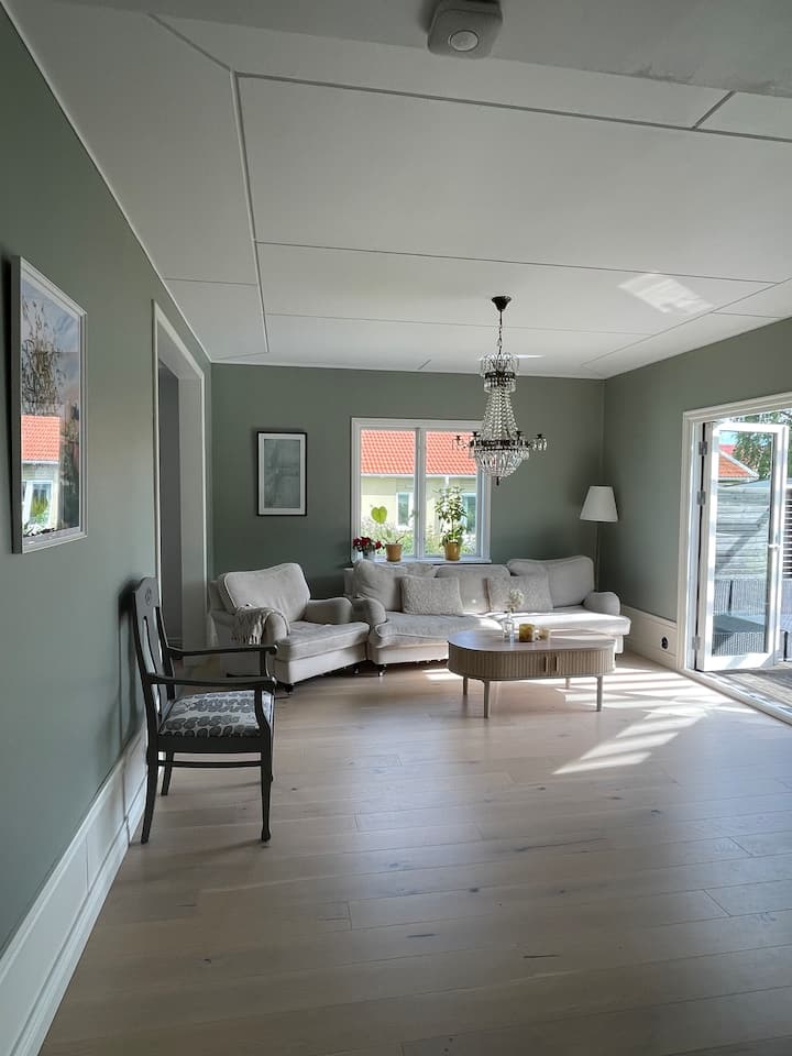 Citynära Hus I Anrika Gamla Hjärsta, ÖRebro. - Örebro