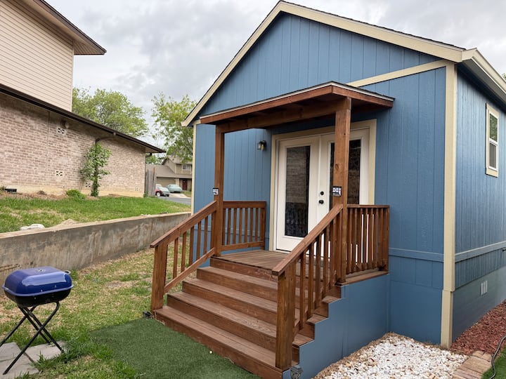 Blue Jay Retreat - San Antonio, TX