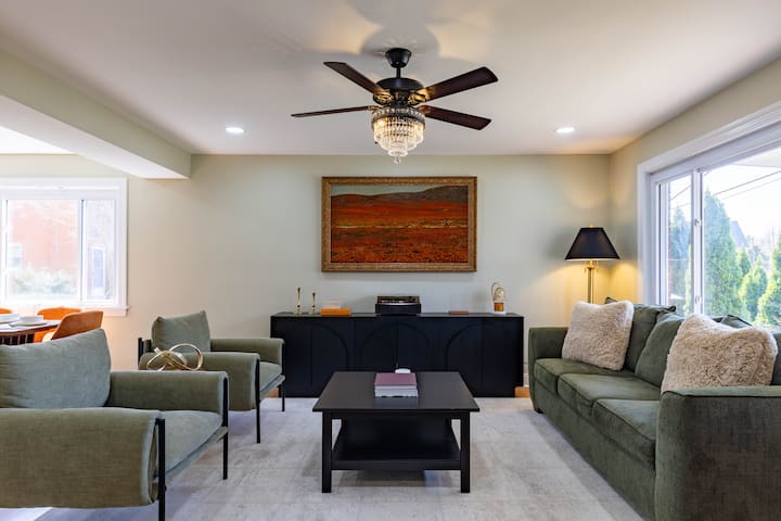 The Burke @ Old Town: The Howard Collection - National Harbor, MD